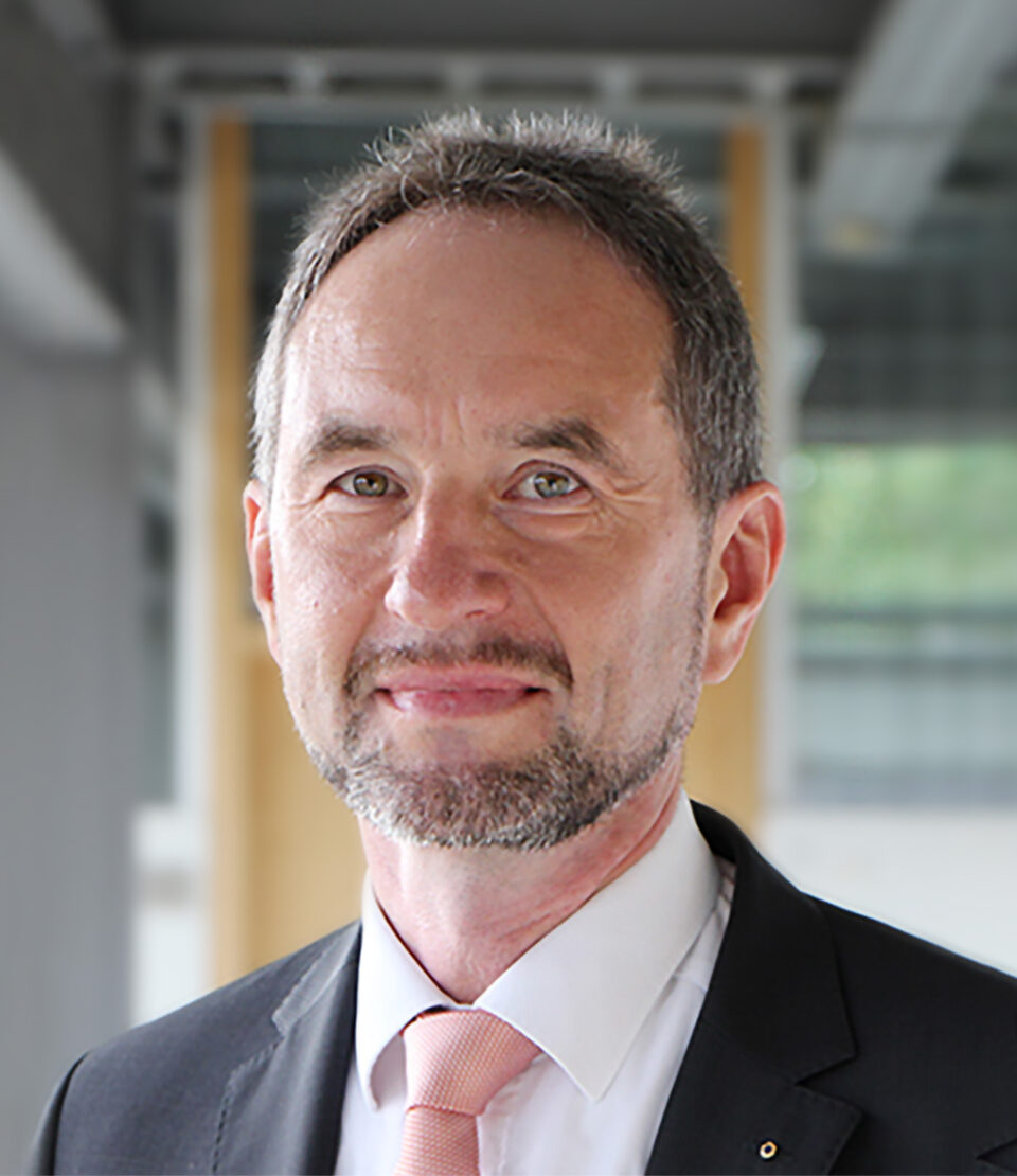 Über uns - ADAMAX Group